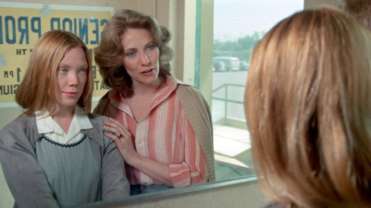 Review: Carrie (1976) – Cinema Sight by Wesley Lovell